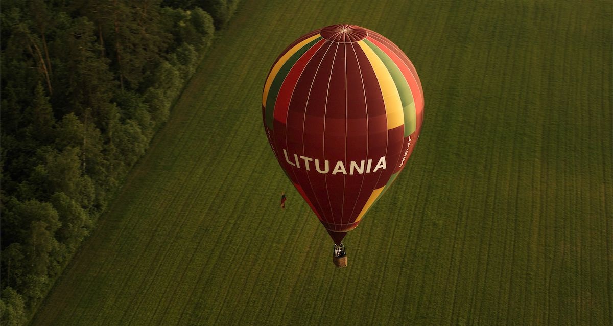 Impressive hot air balloons flight invites visitors to Lithuania