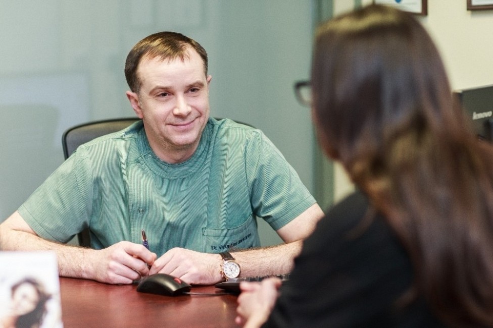 Plastikos chirurgo konsultacijos Londone ir Peterborough